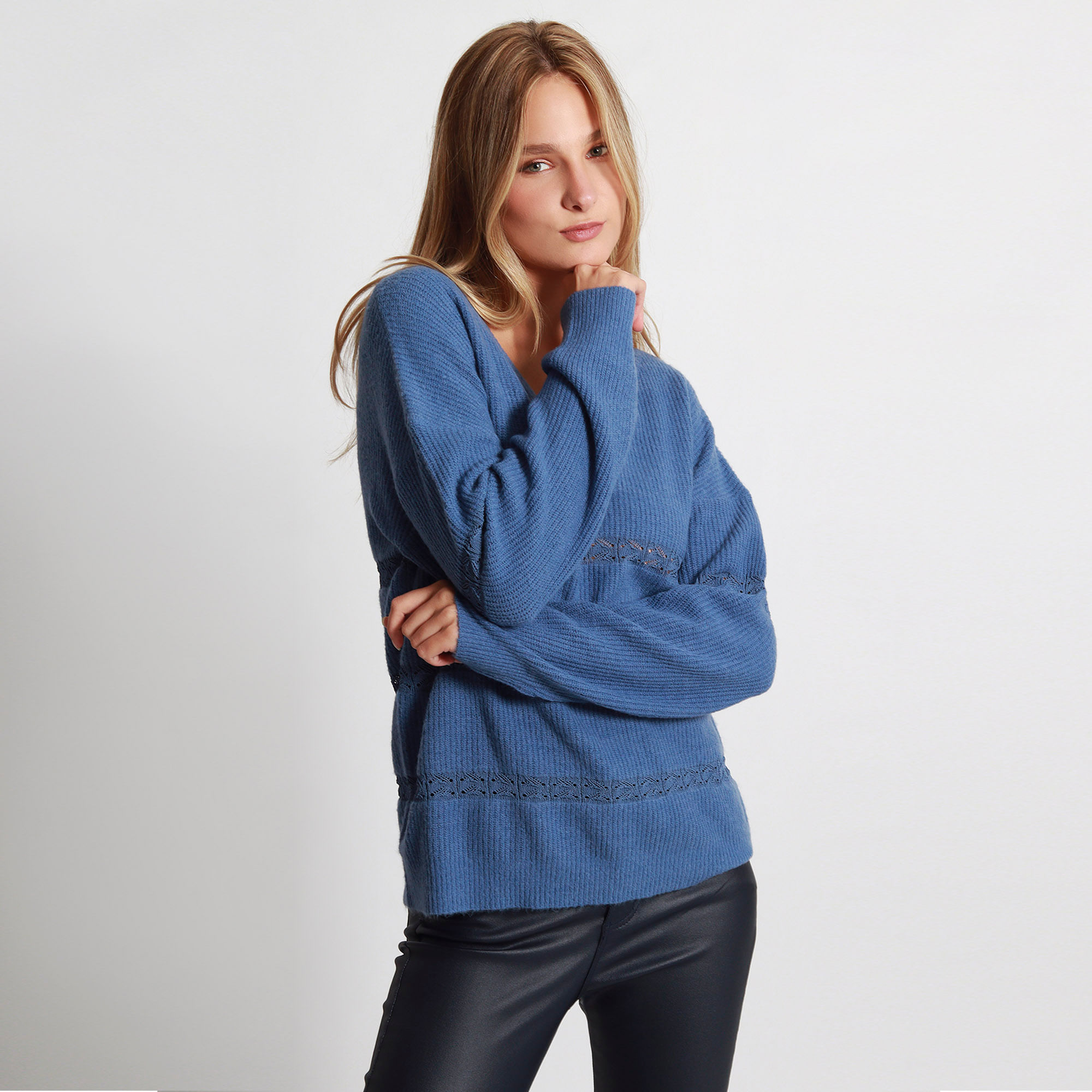 Sweter para mujer - CUELLO V RALLA CALADA - SWETERS SWSS24U0208 - Fuera ...