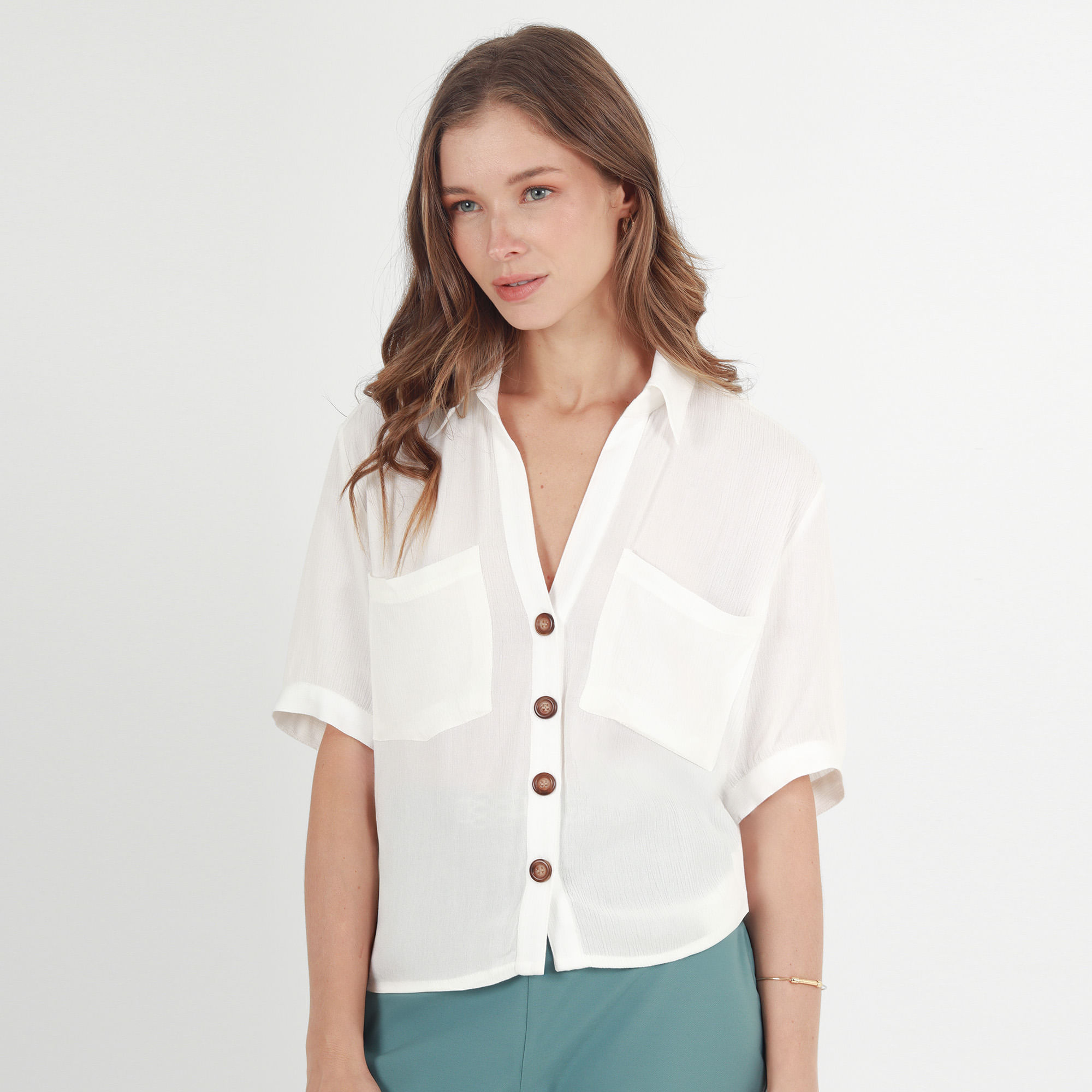 Blusa para mujer - BLUSA MANGA CORTA CUELLO CAMISERO CON CORTE ALMILLA ...