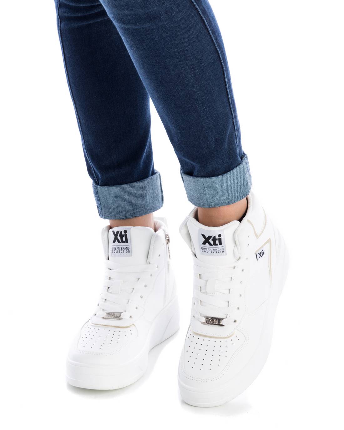 Botines sin tacon color negro para mujer