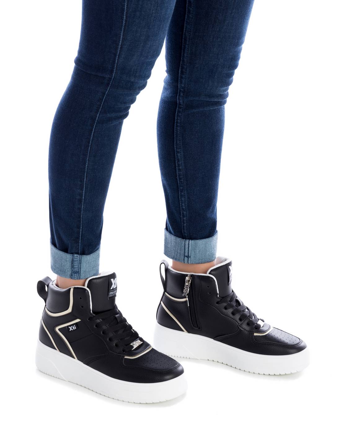 Botines sin tacon color negro para mujer